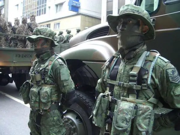 Taiwan Taiwanese Army ranks military combat field uniforms dress grades ...