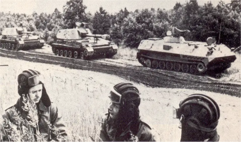 1V13 ACRV-1 Battery fire direction center tracked armoured vehicle ...