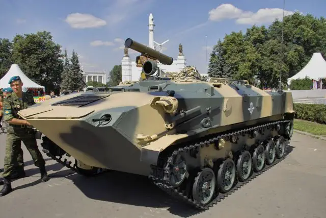 BTR-D airborne armoured vehicle personnel carrier technical data sheet ...