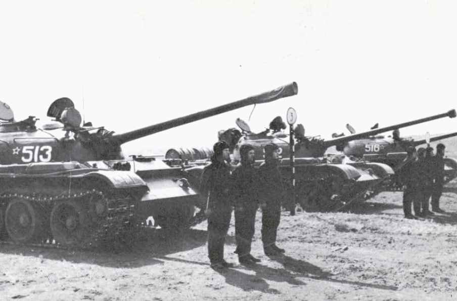 T-54 T-55 Description pictures gallery main battle tank T-54 T-55 ...
