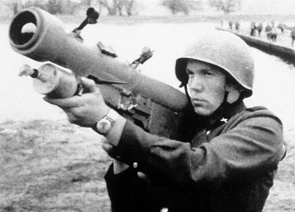 SA-7 Grail 9K32 Strela-2