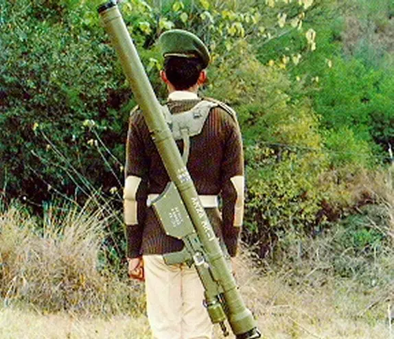 SA-7 Grail 9K32 Strela-2 portable air defense missile system MANPADS ...