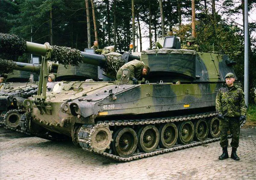 M-109 M109 self-propelled howitzer tracked armoured vehicle Denmark ...