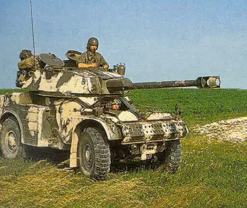 AML-90 Panhard (FR)
