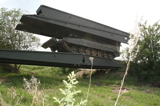 Leguan Leopard 2 KMW armoured vehicle launched bridge layer AVLB ...