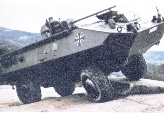 Condor UR-425 APC (FR)