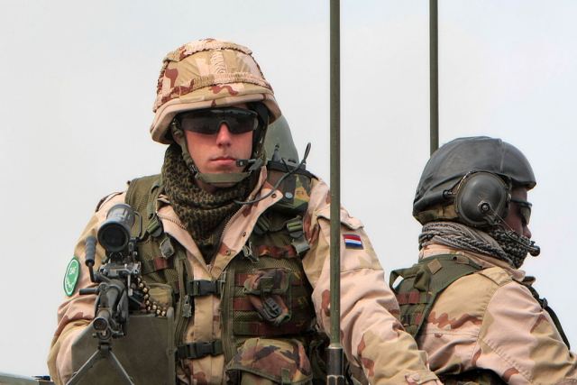 Ranks combat field uniforms soldiers Dutch army Netherlands land ground forces technical data ...