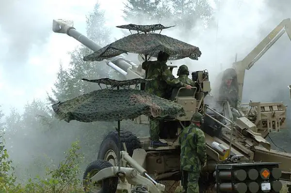 FH77 B05 L52 155mm towed howitzer BAE Systems data pictures | United ...