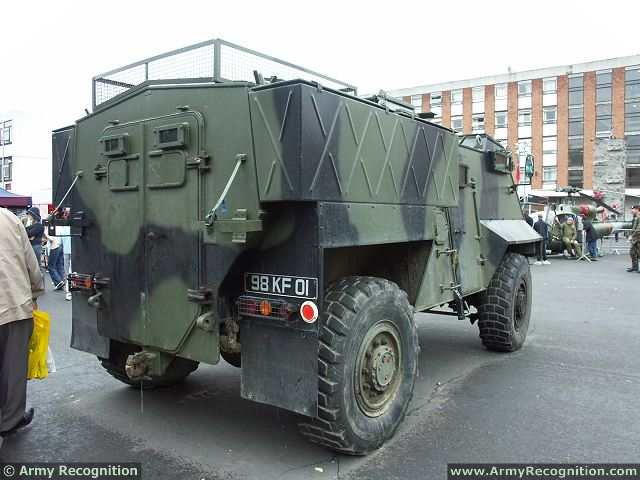 AT105 Saxon 4x4 armoured vehicle personnel carrier technical data sheet ...