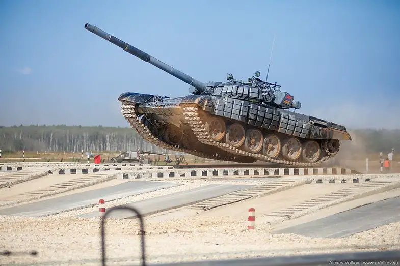 The Russian Tank Biathlon 2014 competition with tankers from 12 ...