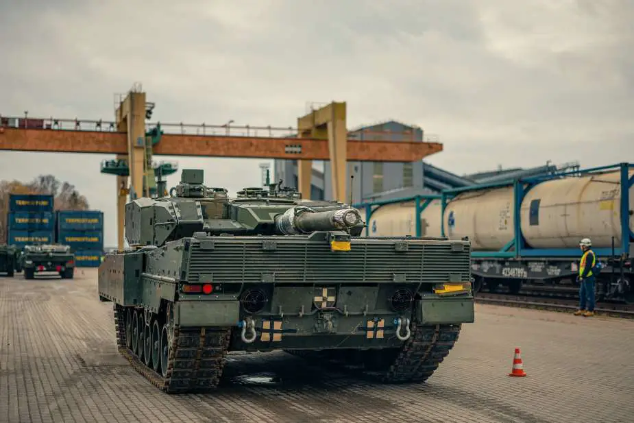 Canadian Army deploys 15 Leopard 2A4M CAN tanks in Latvia