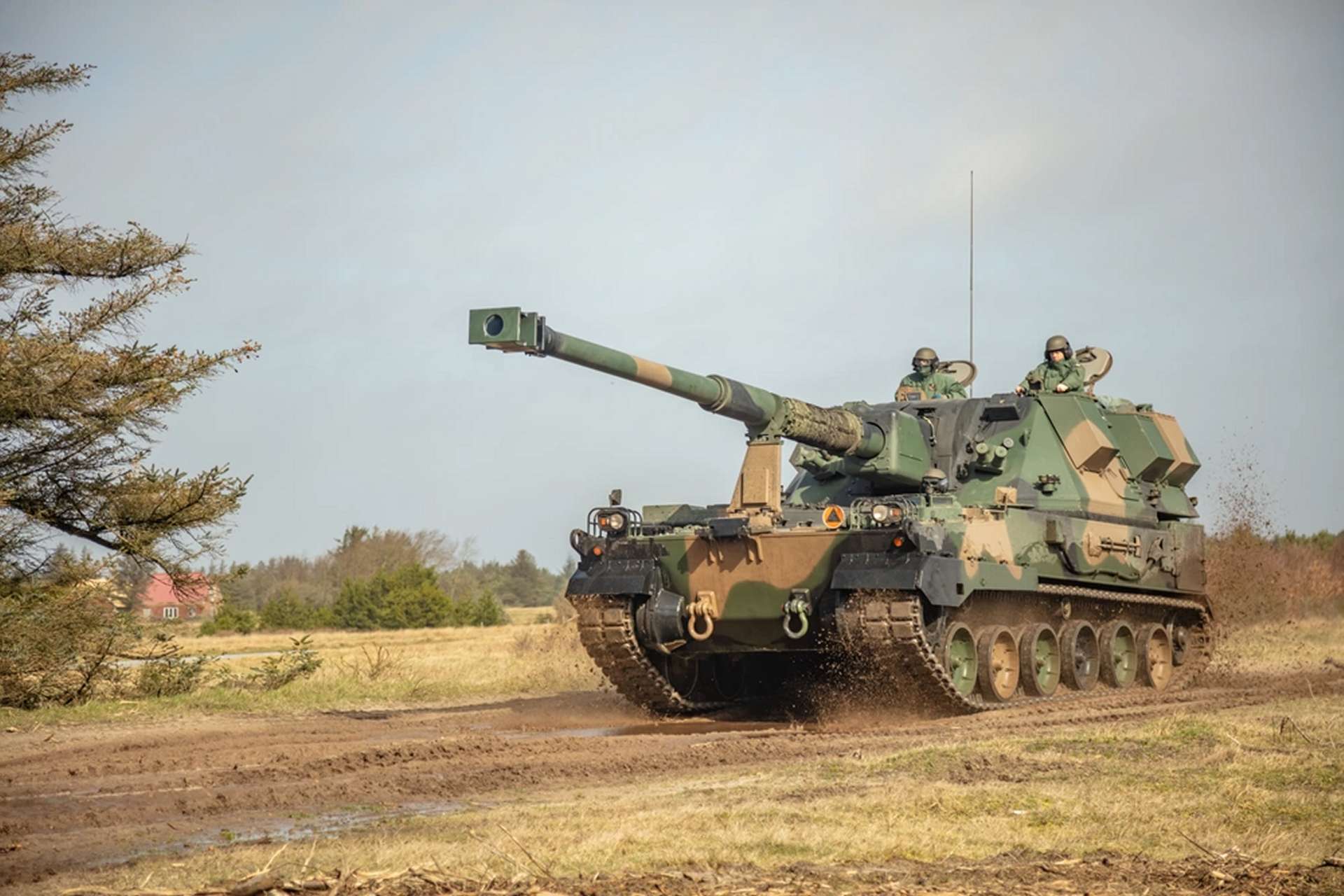 Almost 100 Krab Self-Propelled Howitzers for Polish Armed Forces