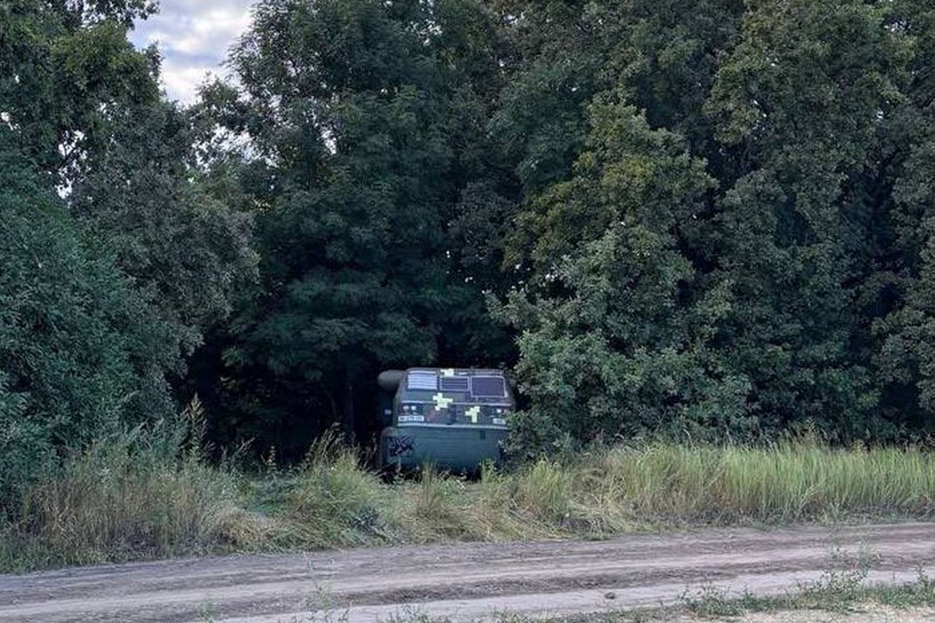 Czech-made M270 MLRS inflatable decoy from Inflatech tricks Russian ...
