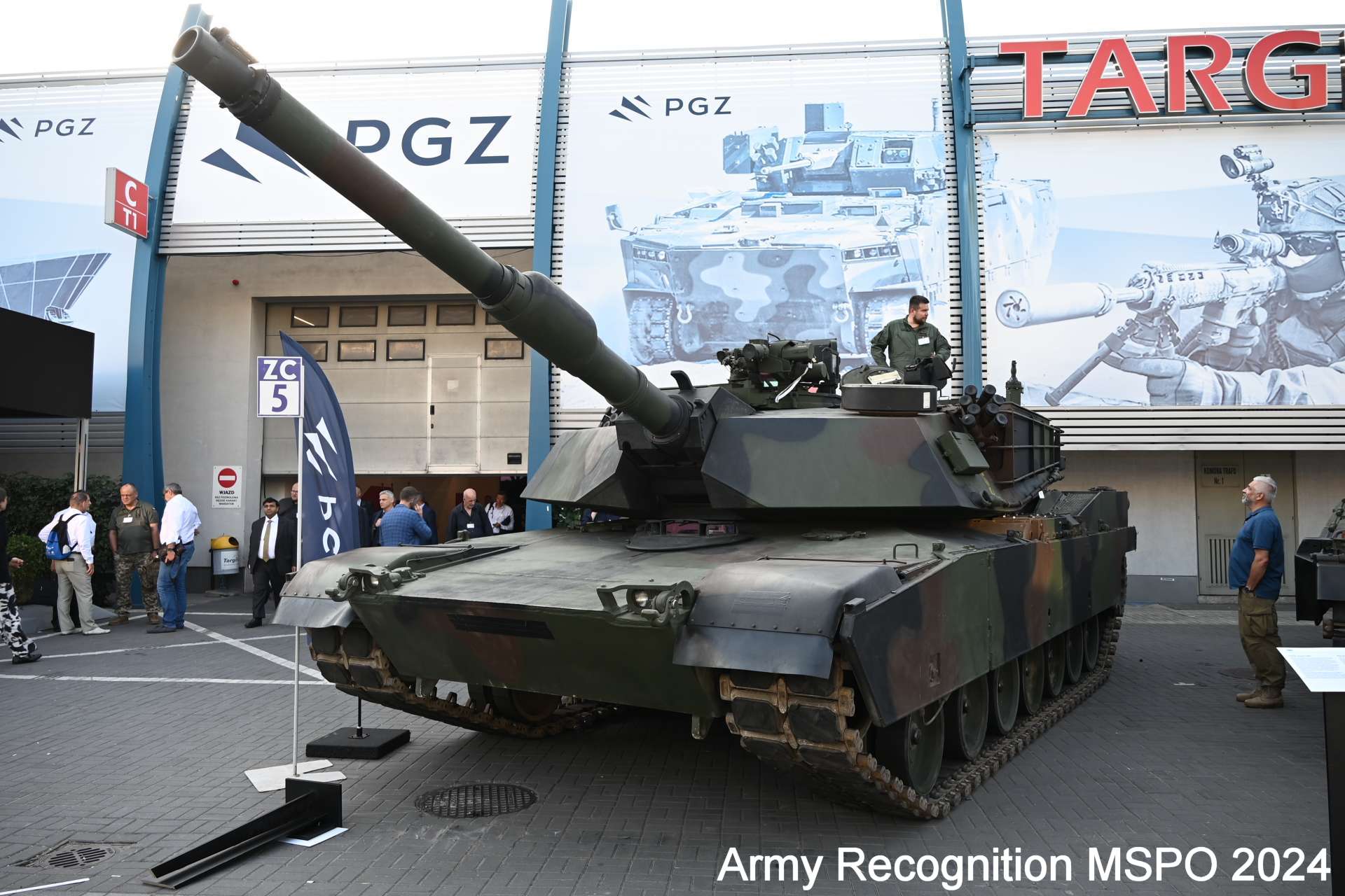Modernization of Polish Army Continues with Presentation of Abrams M1A1 ...