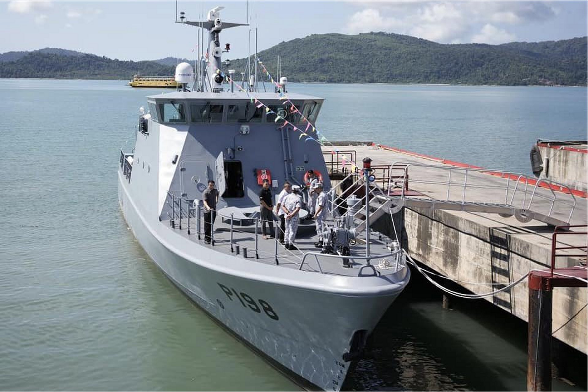 Nigerian Navy to receive two new Sea Eagle patrol boats from Malaysia ...