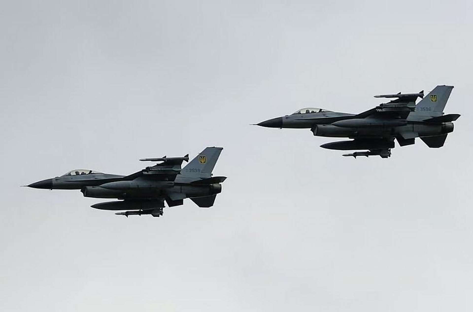 Ukraine receives several F-16 Block 20 MLU fighter jets from Denmark