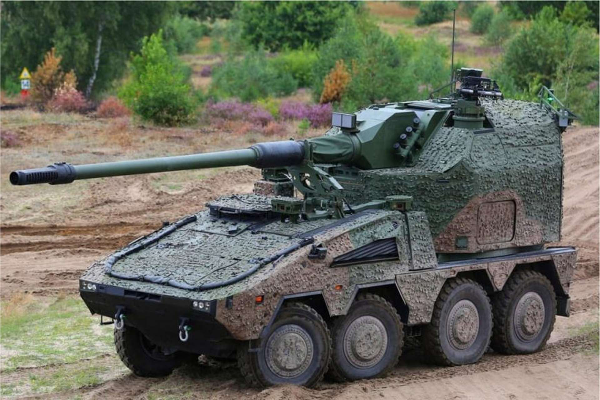 Ukraine to Receive RCH 155 Self-propelled Artillery from Germany by ...