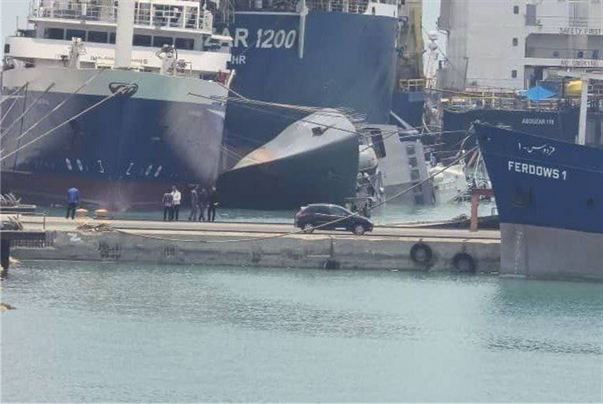 Accident at Bandar Abbas port: Iranian frigate Sahand loses balance ...