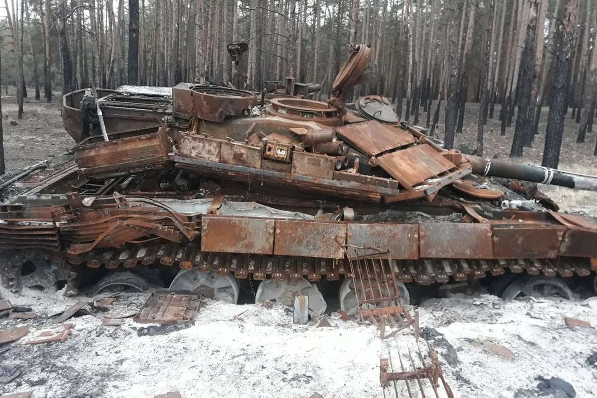 Russia lost its 100th T-90M tank in Ukraine as massive leaks exposed ...