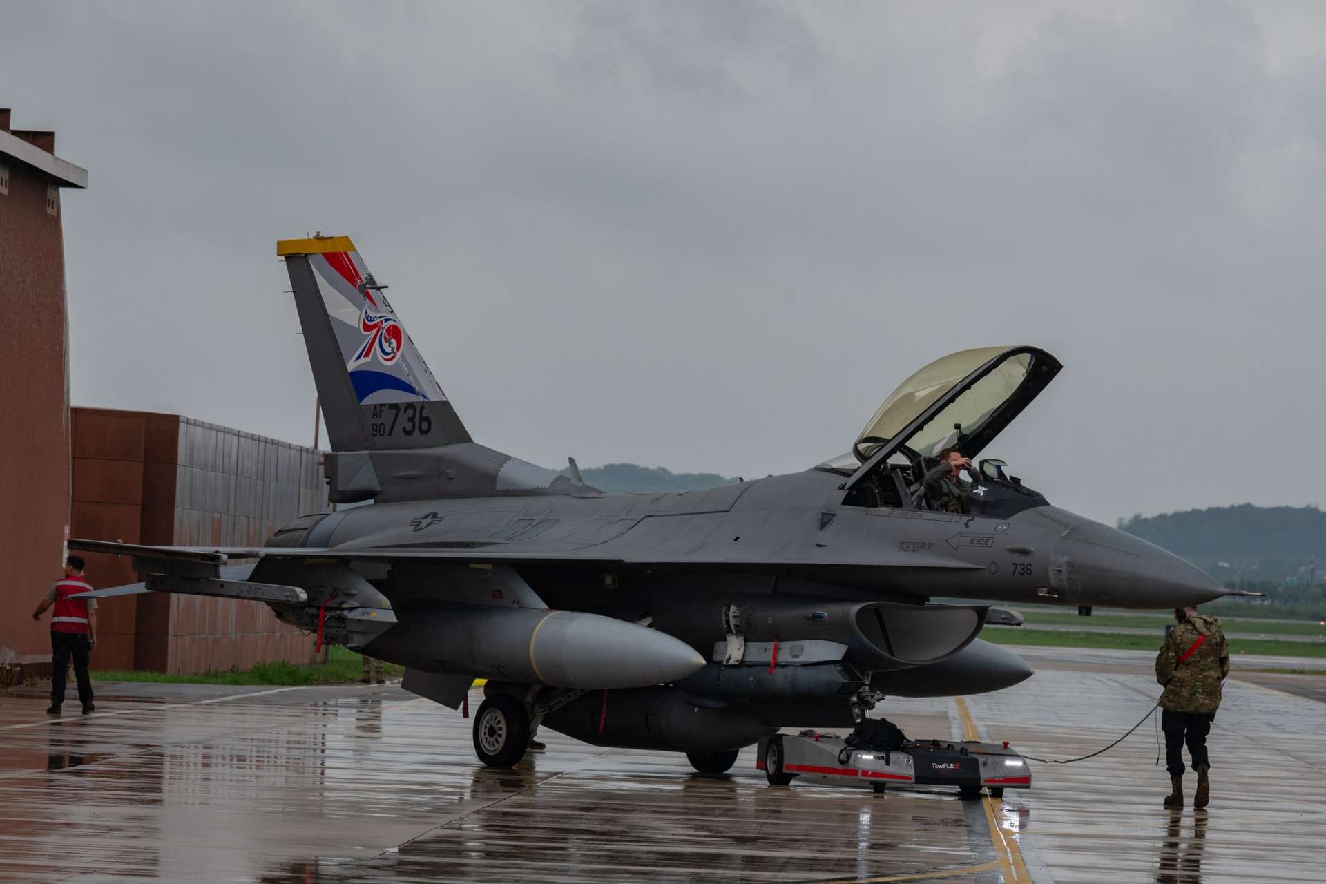 US Enhances South Korea Air Power by deploying 31 F-16 Viper Fighters ...
