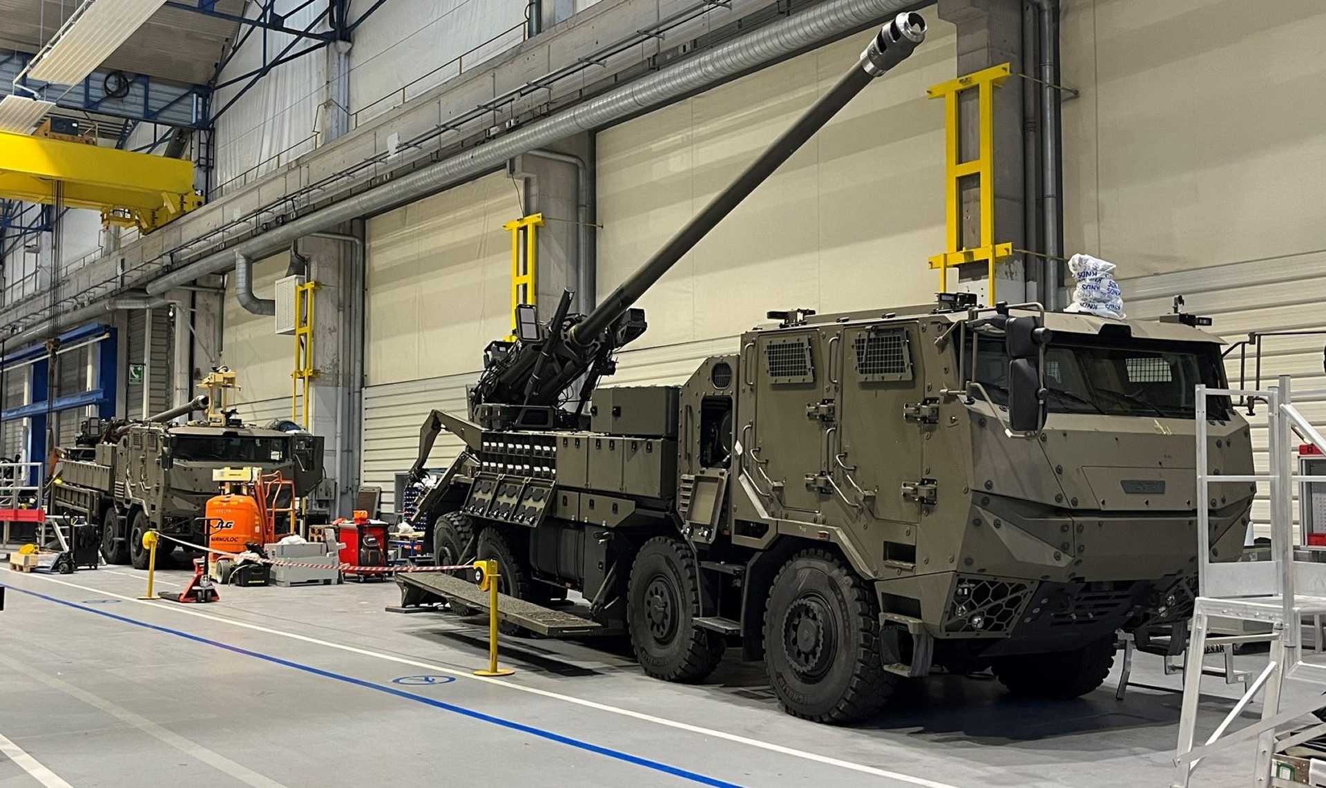 France begins production of Caesar 8x8 howitzers for Czech Republic’s ...