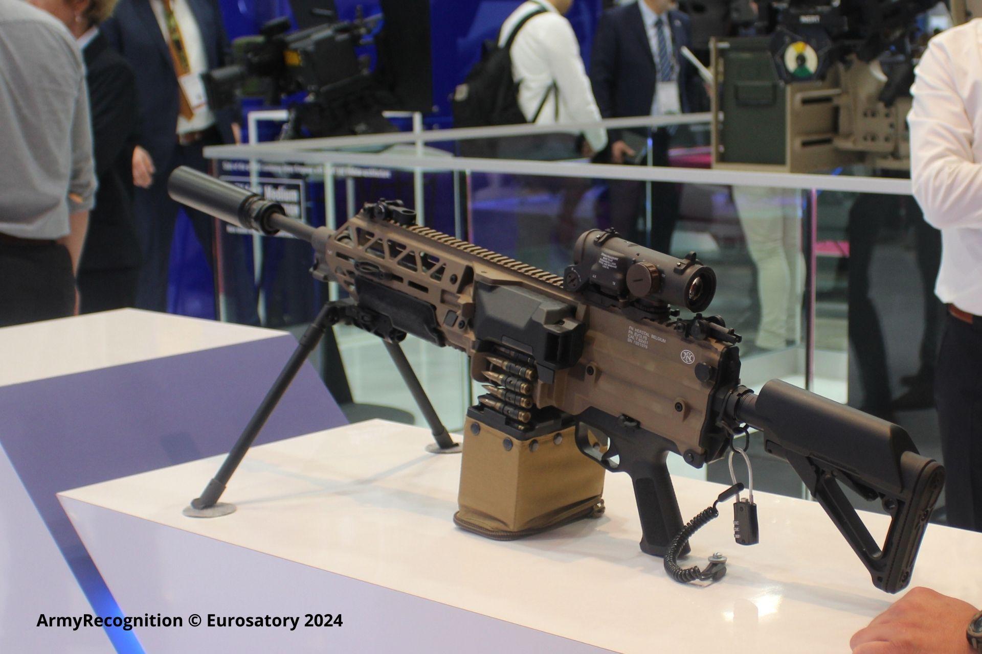 FN HERSTAL Displays FN EVOLYS 5.56 machine gun for a potential Belgian ...