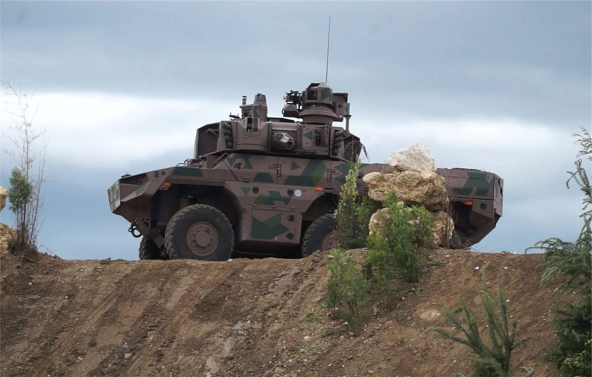 French Army Showcases Cutting-Edge Combat Vehicles in Live ...