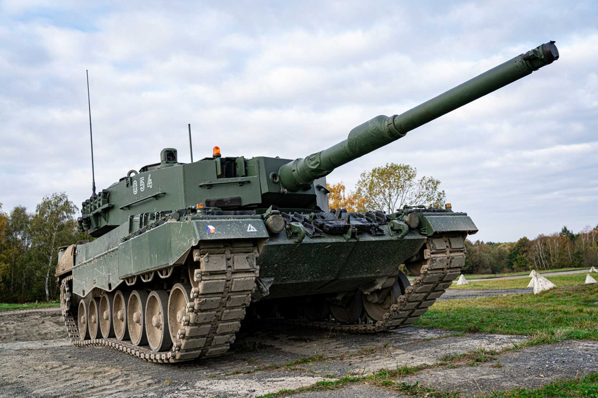 Czech Republic to expand tank fleet with 14 additional Leopard 2A4 ...