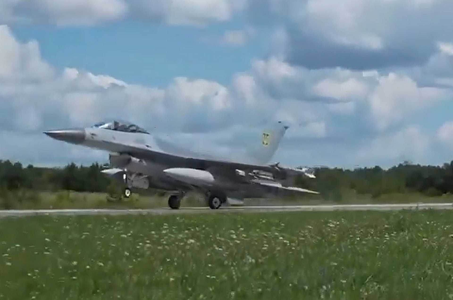 Exclusive: Ukrainian F-16 Fighter Jets Demonstrate Superior Capability ...