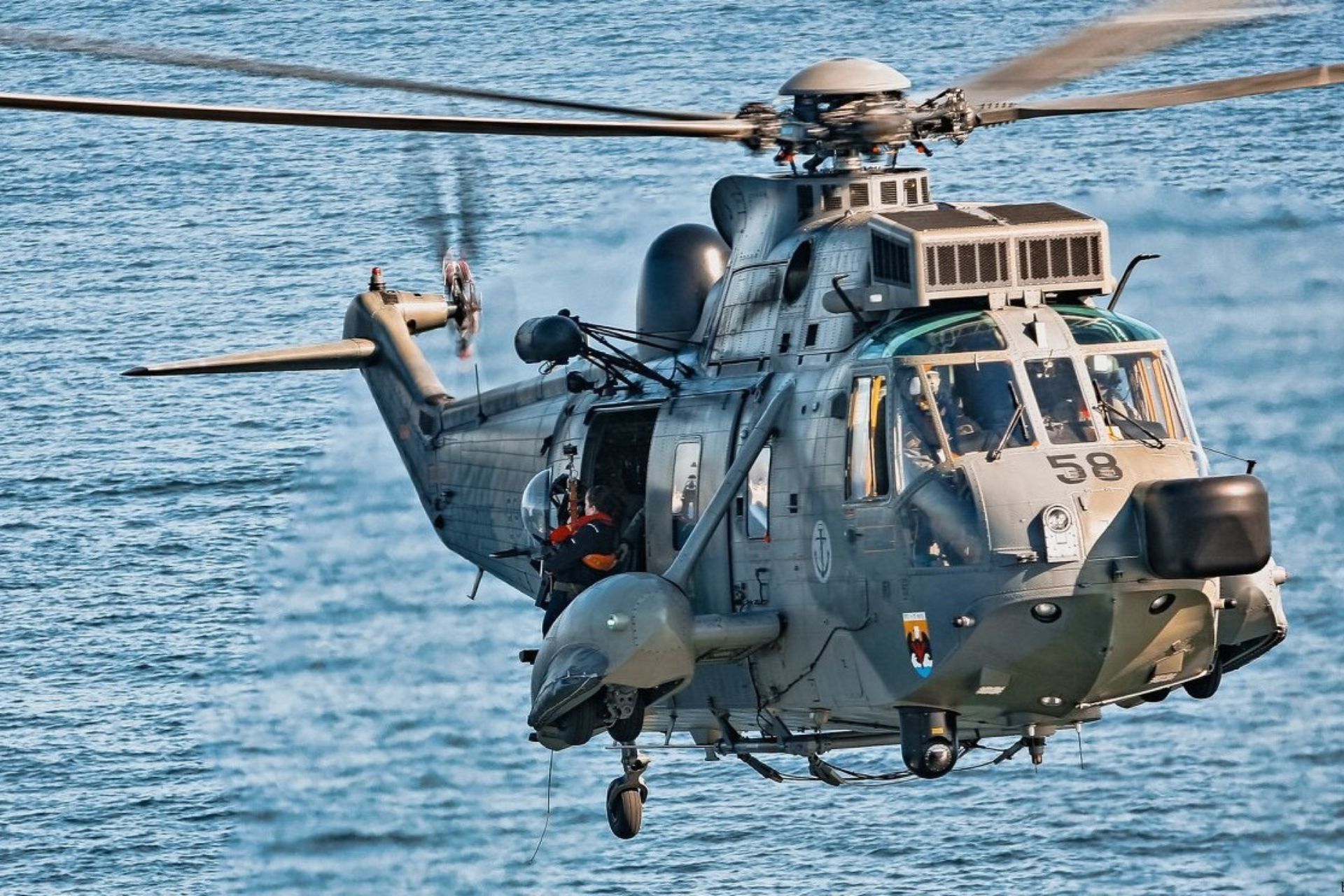 Germany and UK Aim to Arm Ukrainian Sea King Helicopters with Modern ...