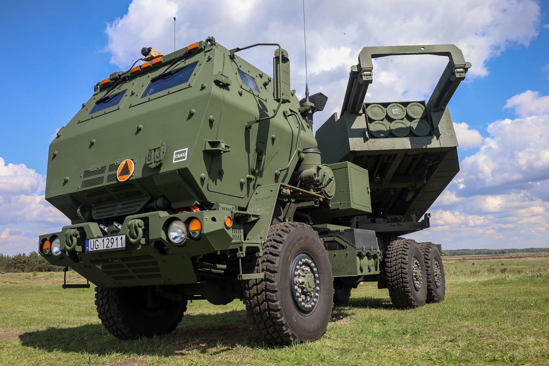 Poland in Talks to Acquire Over 100 HIMARS Rocket Launchers under ...