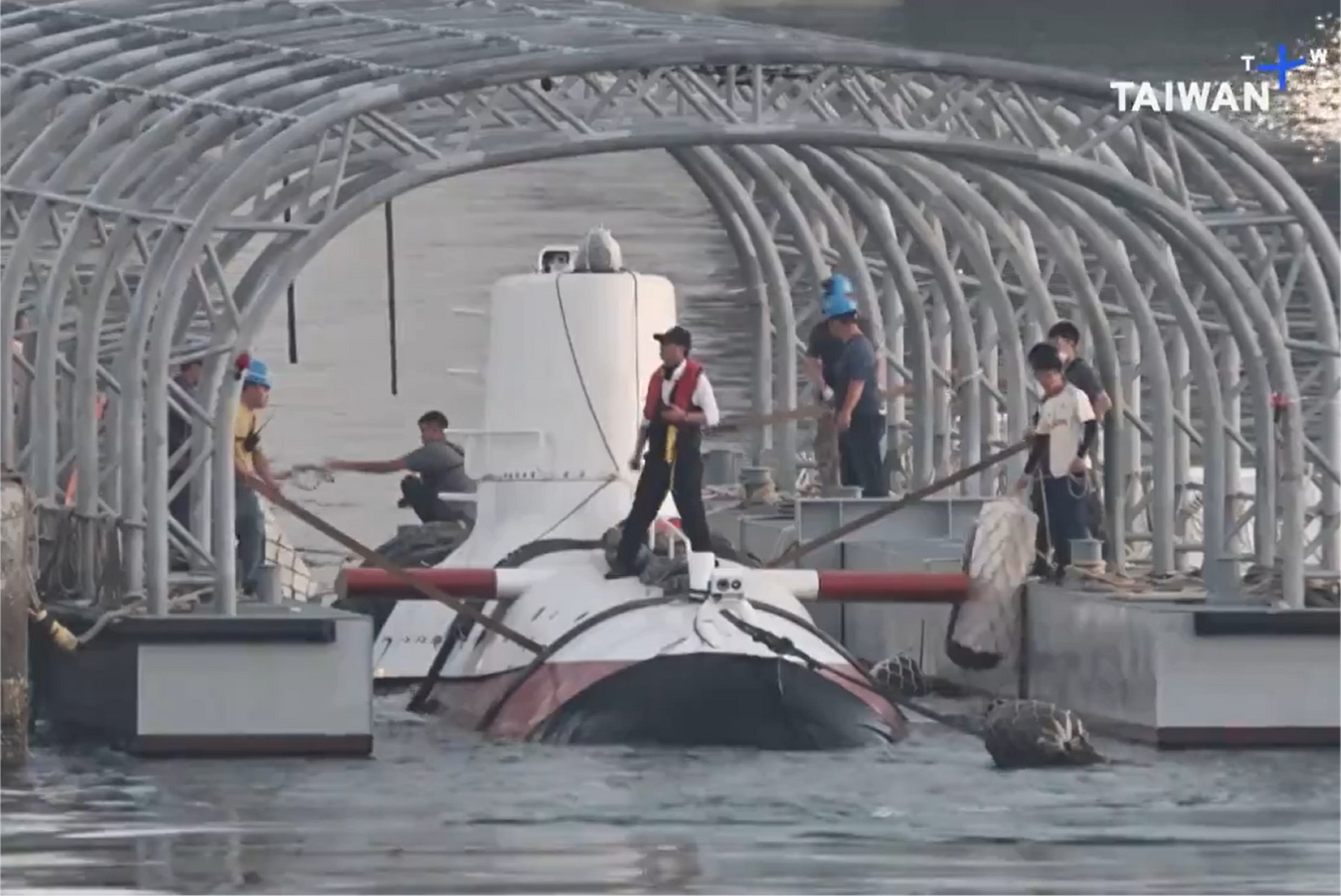 Taiwan Unveils Torpedo Launch Tube of Huilong Unmanned Underwater Vehicle