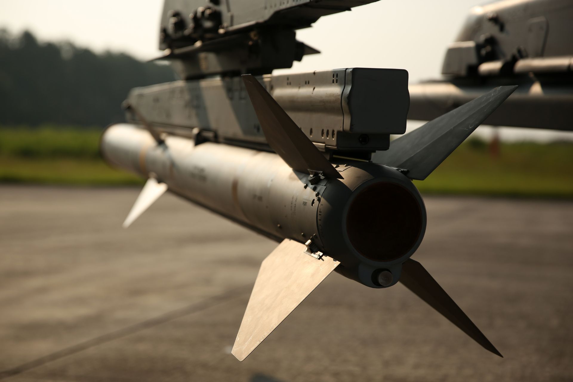 US and Japan Make Progress on AIM-120 Missile Production to Meet ...
