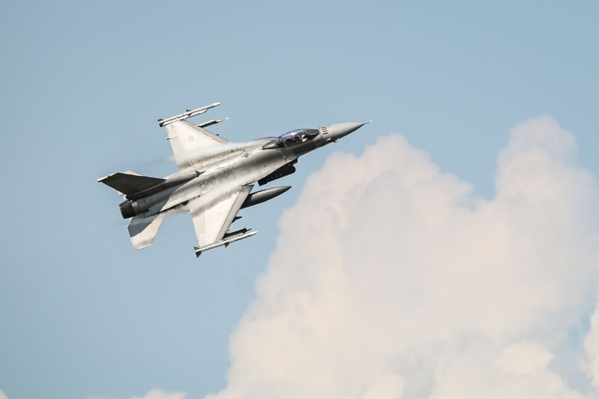 Northrop Grumman's IVEWS Successfully Completes Testing on F-16 Jets ...