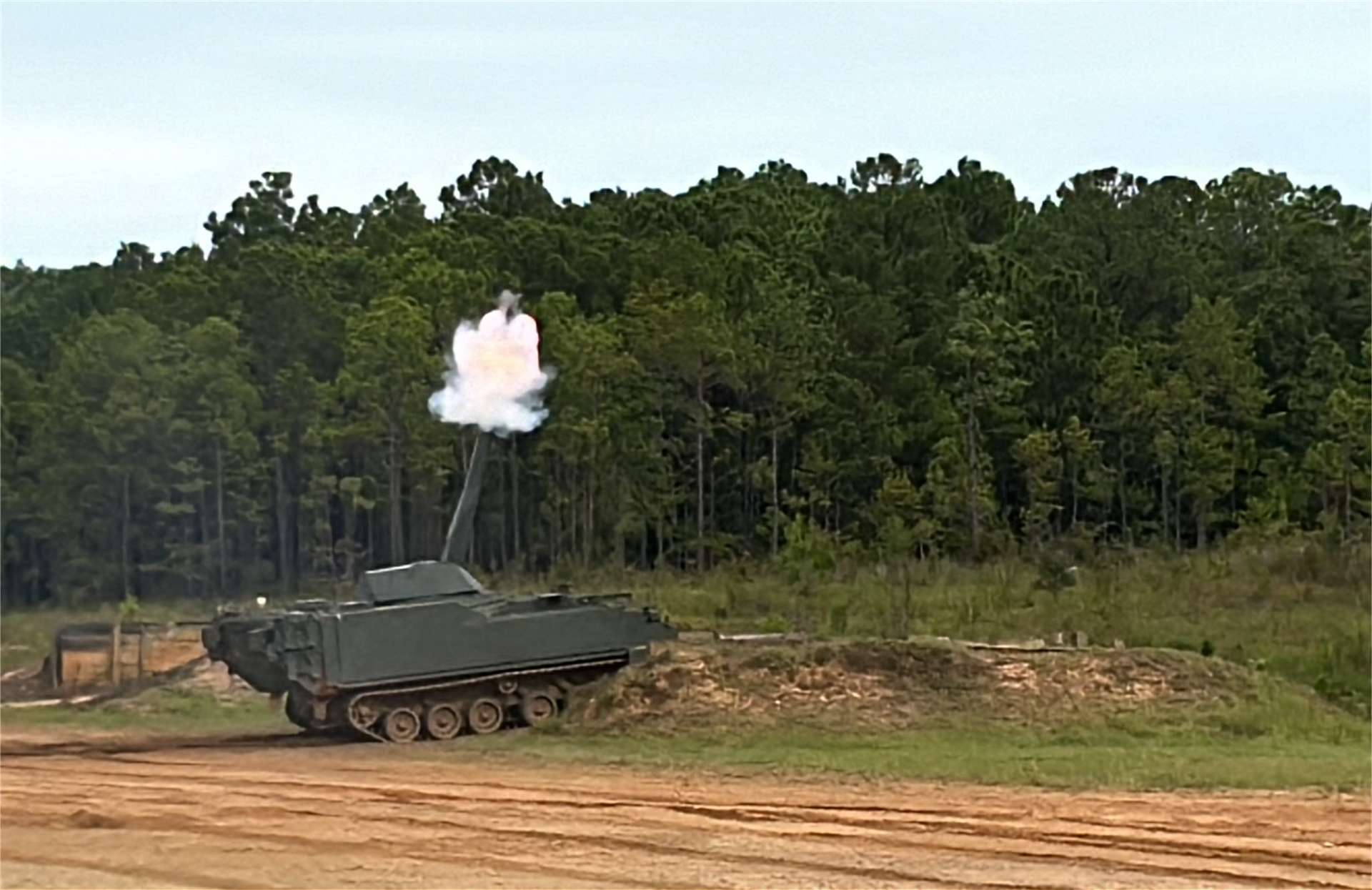 US Soldiers Demonstrate Patria NEMO 120mm Mortar on New AMPV Armored ...