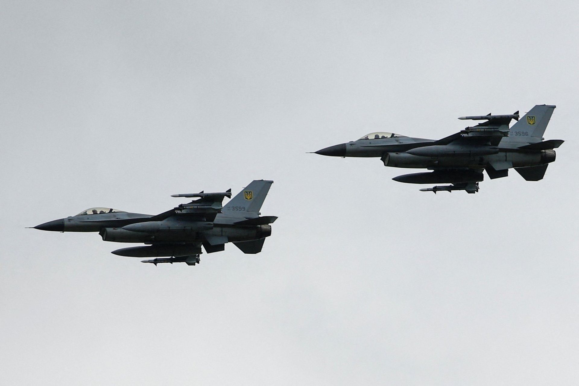 Ukrainian Pilots Begin F-16 Training in Romania as Denmark Considers ...
