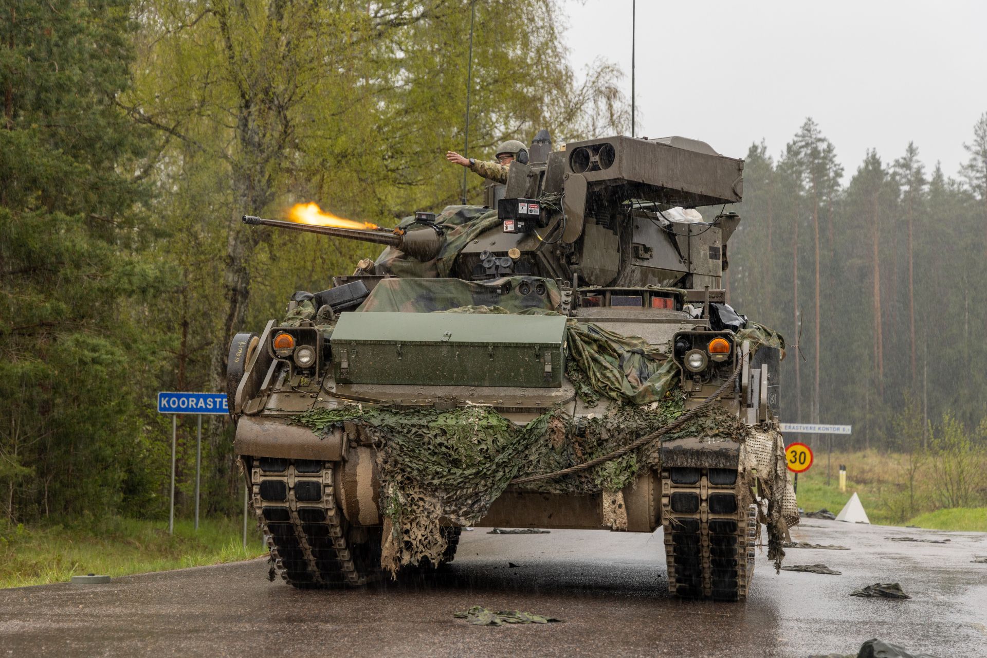 U.S. Army awards BAE Systems $390M contract for Bradley M2A4 infantry ...