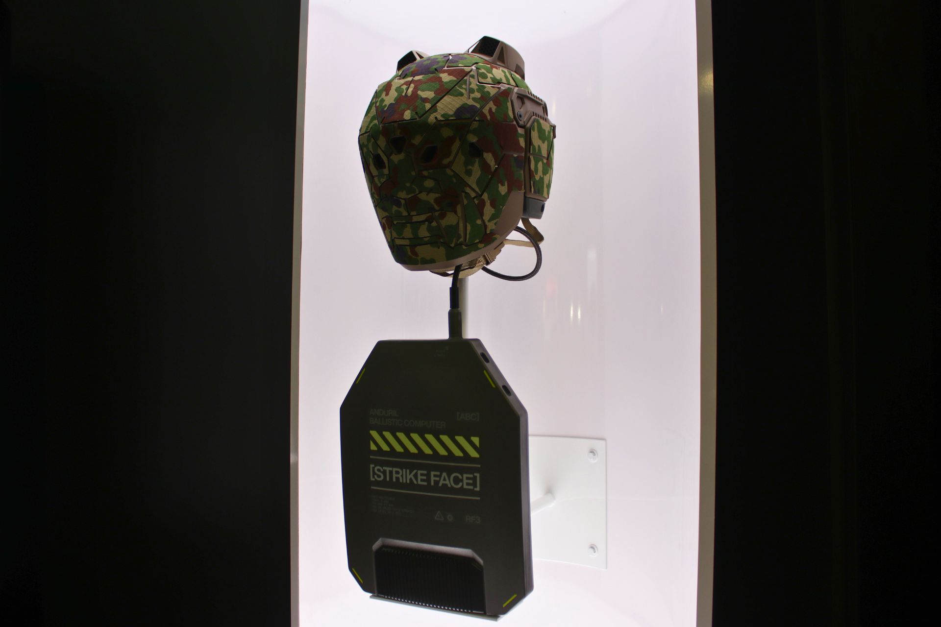 AUSA 2025: Anduril EagleEye turns the soldier helmet into a command post