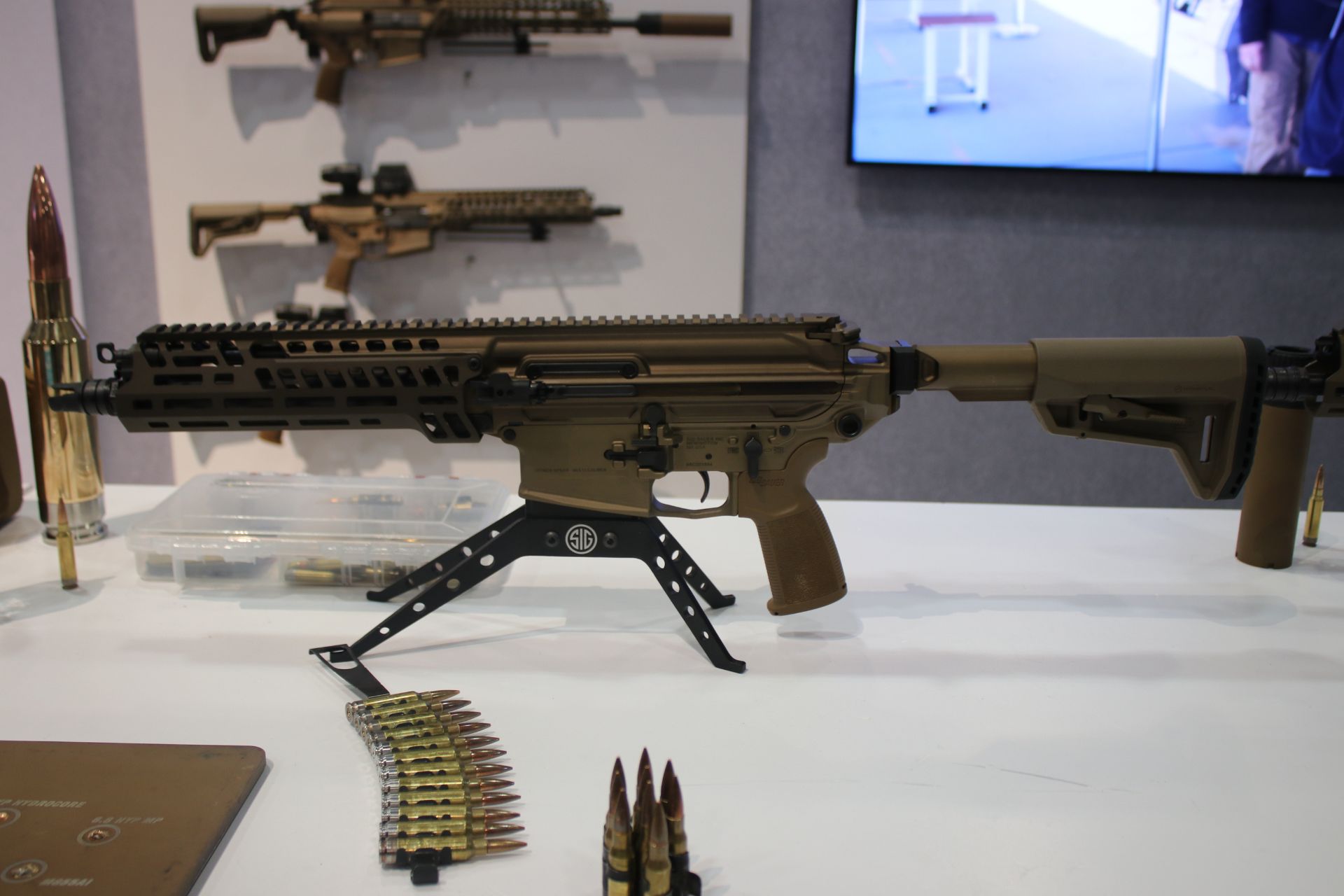 AUSA 2025: Sig Sauer M7 rifle gets lighter and reshapes balance between ...