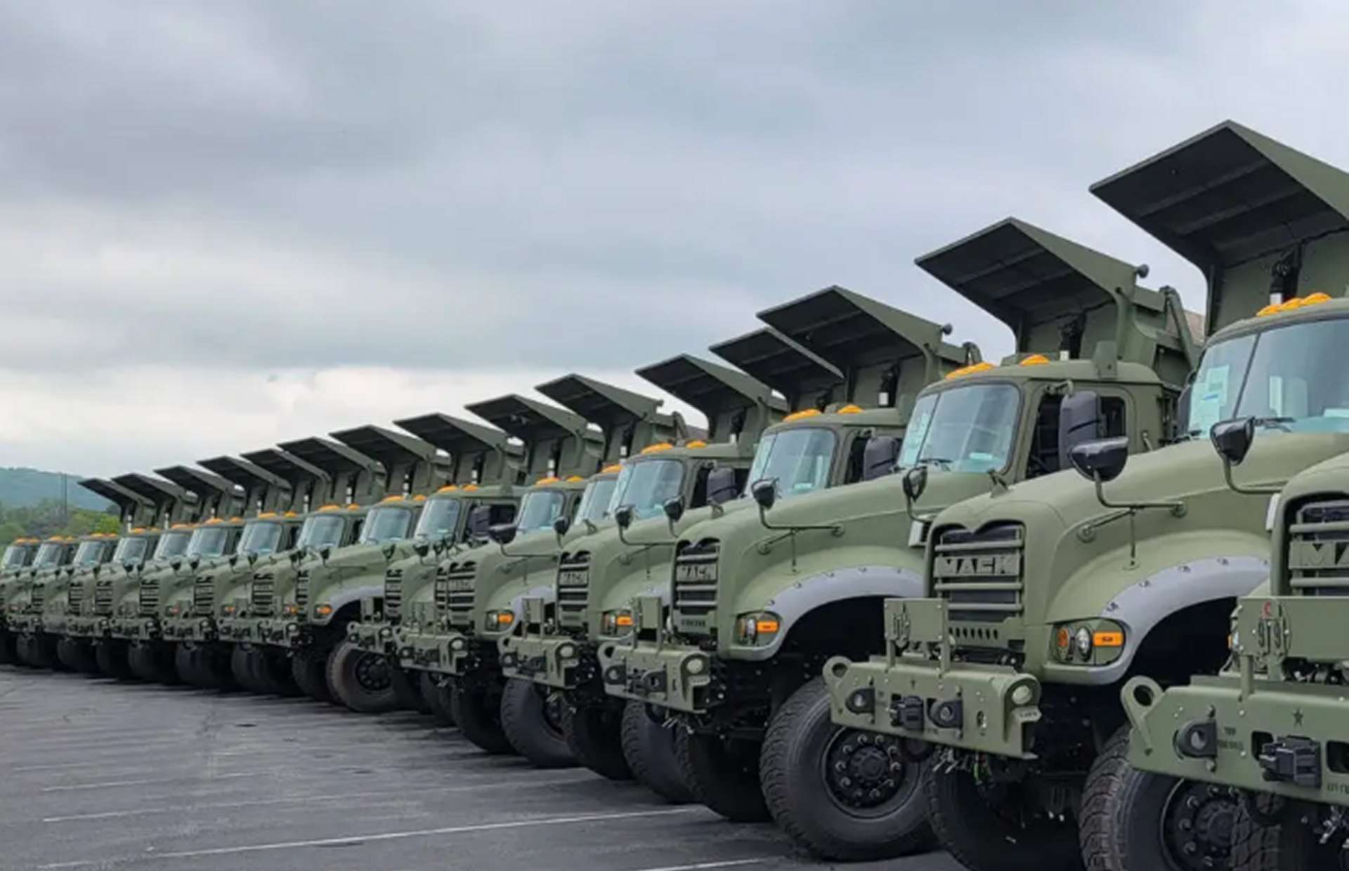 U.S. Army orders 86 M917A3 Heavy Dump Trucks from Mack Defense in $221 ...