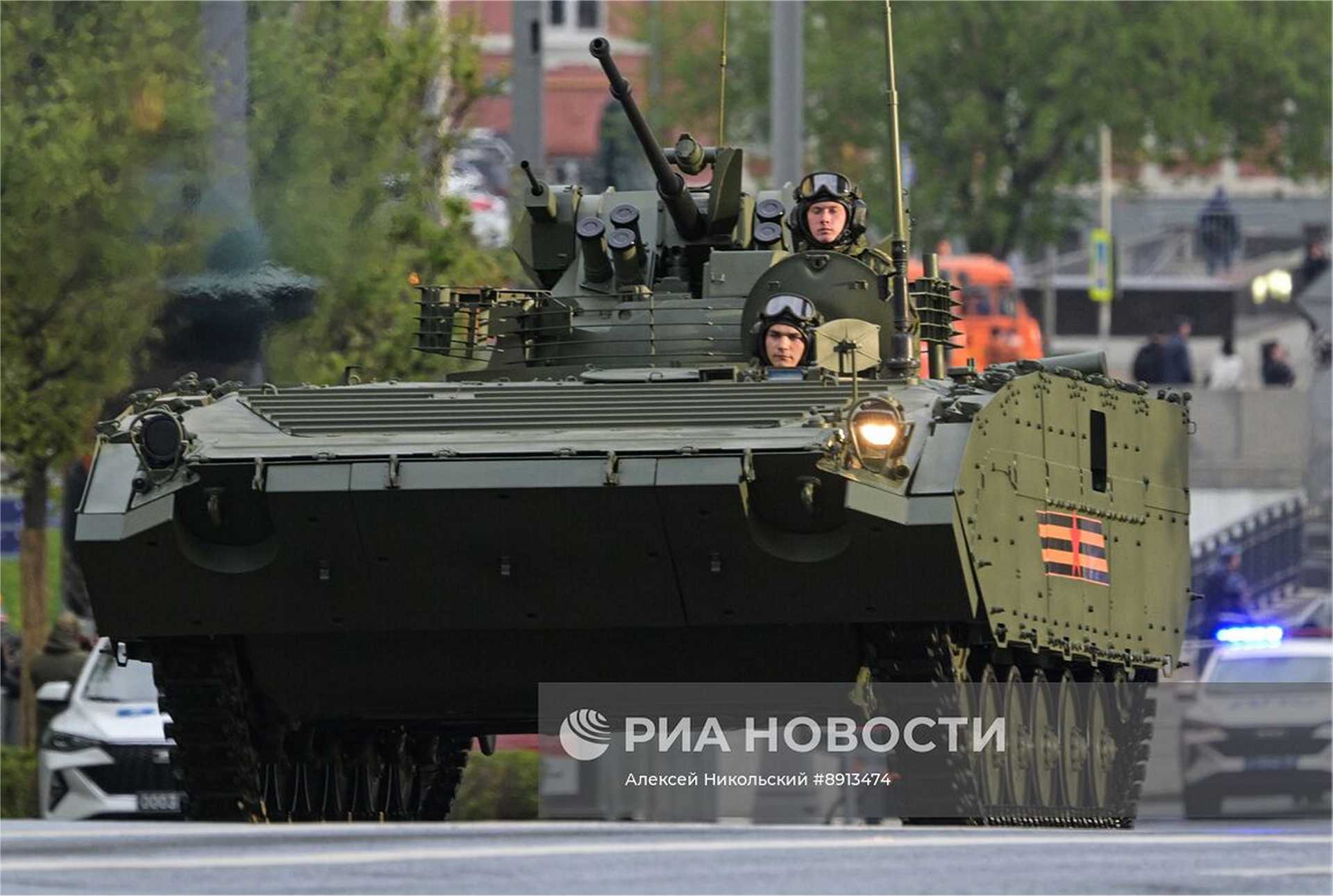 Exclusive: Russia Showcases Modernization of Old BMP-1 Infantry ...
