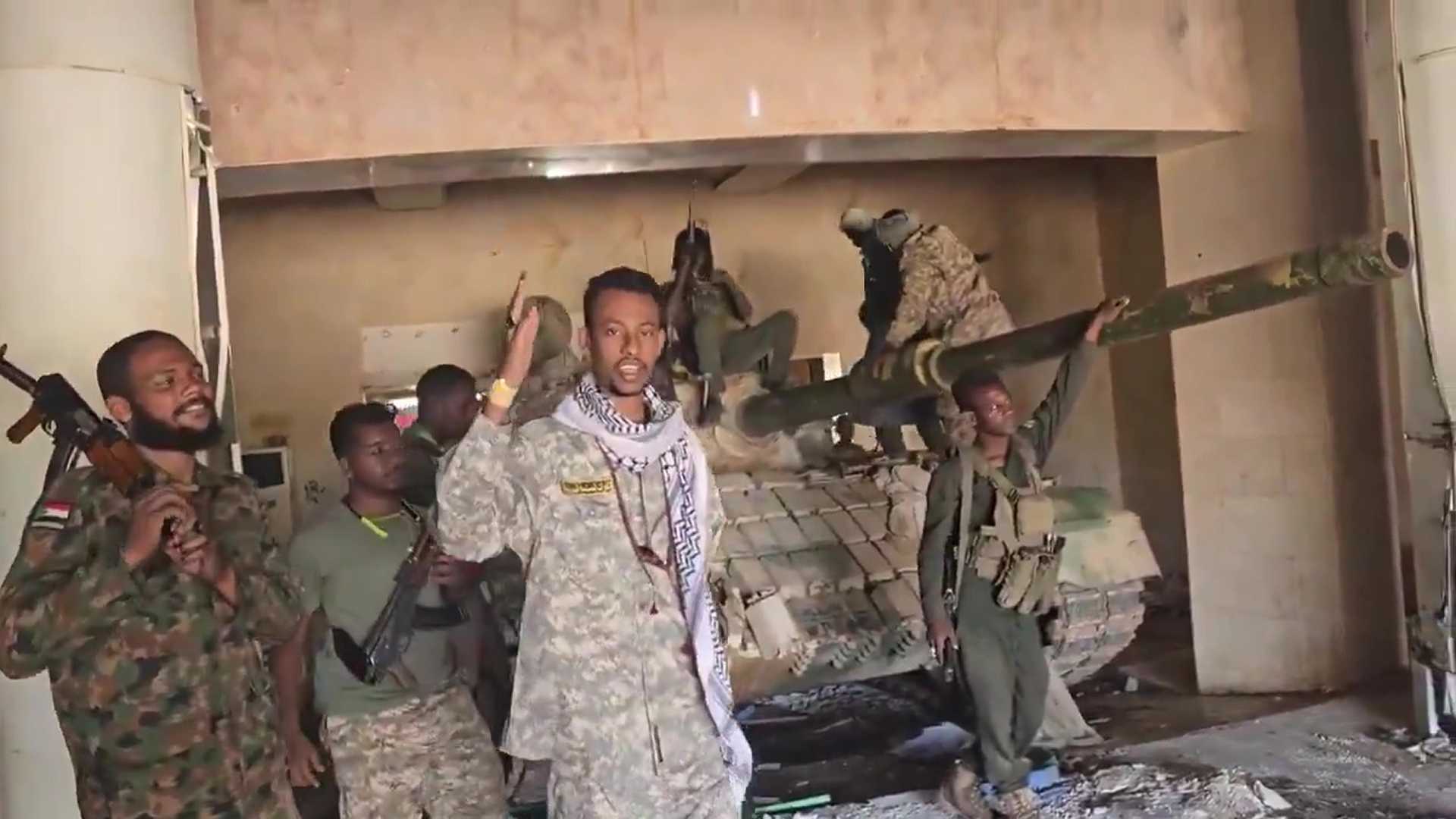 Sudanese Army continues to deploy Iranian-made T-72Z main battle tanks ...