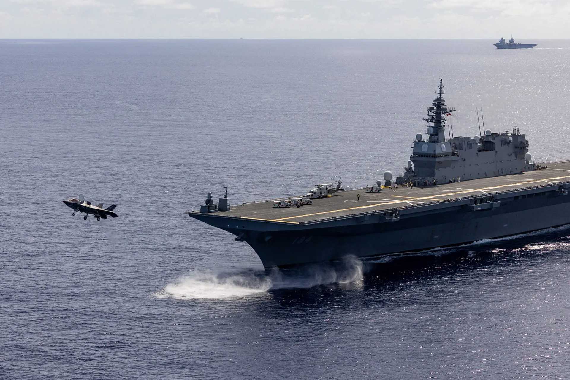 Japanese carrier JS Kaga hosts first British F-35B landings during ...