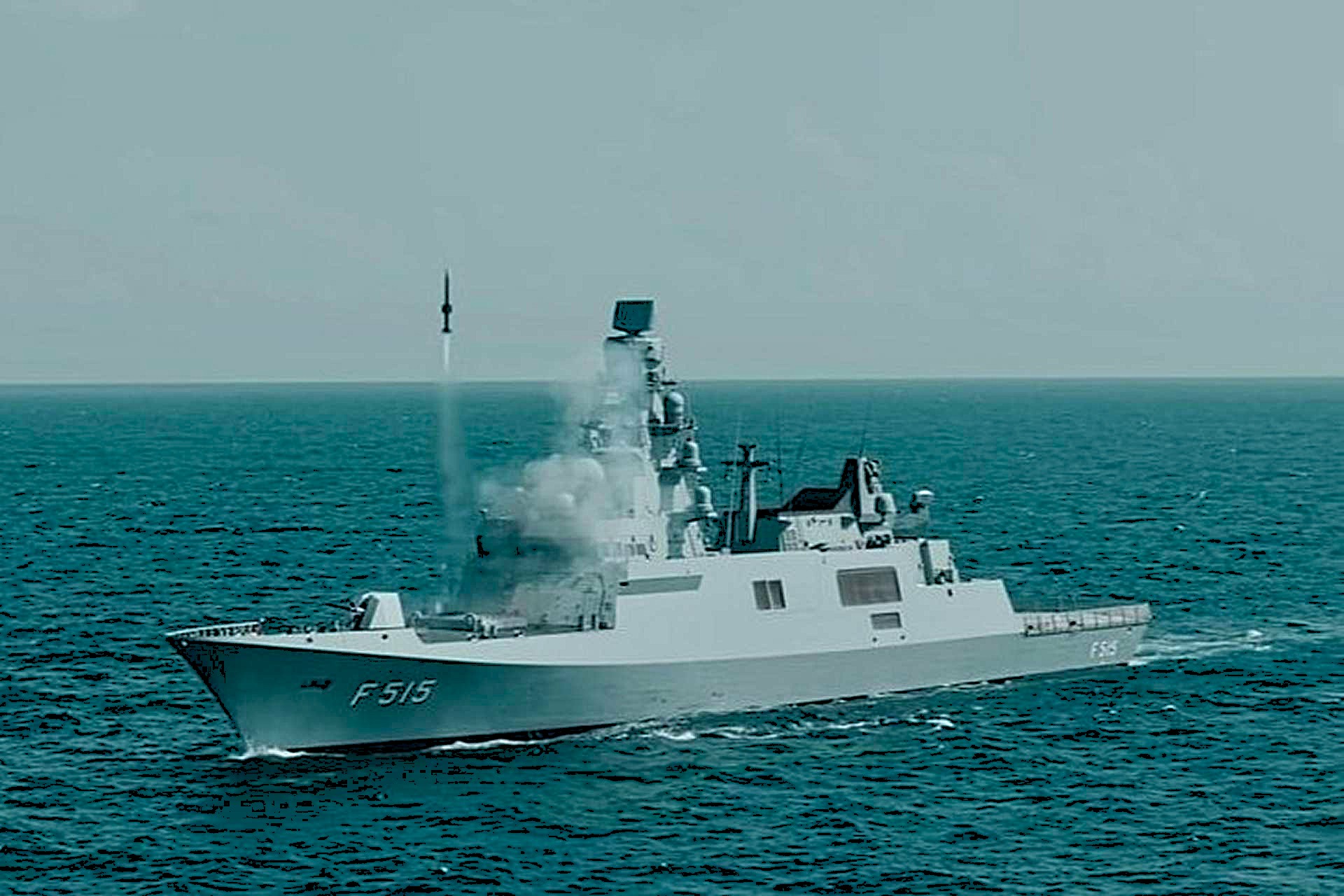 Turkish Navy’s TCG Istanbul Frigate Achieves First Live Target Kill ...