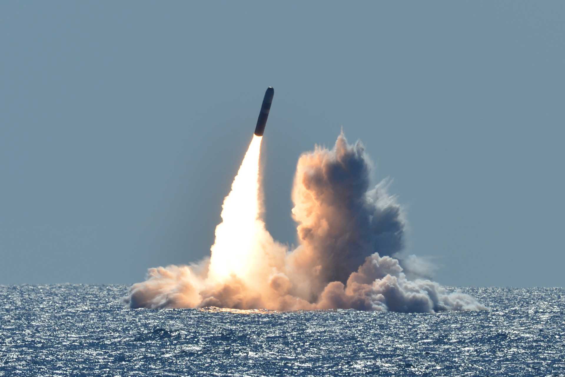 US Navy Awards Lockheed Martin to Develop Trident II Submarine-Launched ...