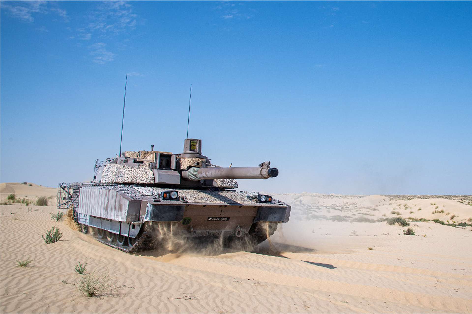 100 More Leclerc XLR Tanks Ordered to Strengthen French Combat Power