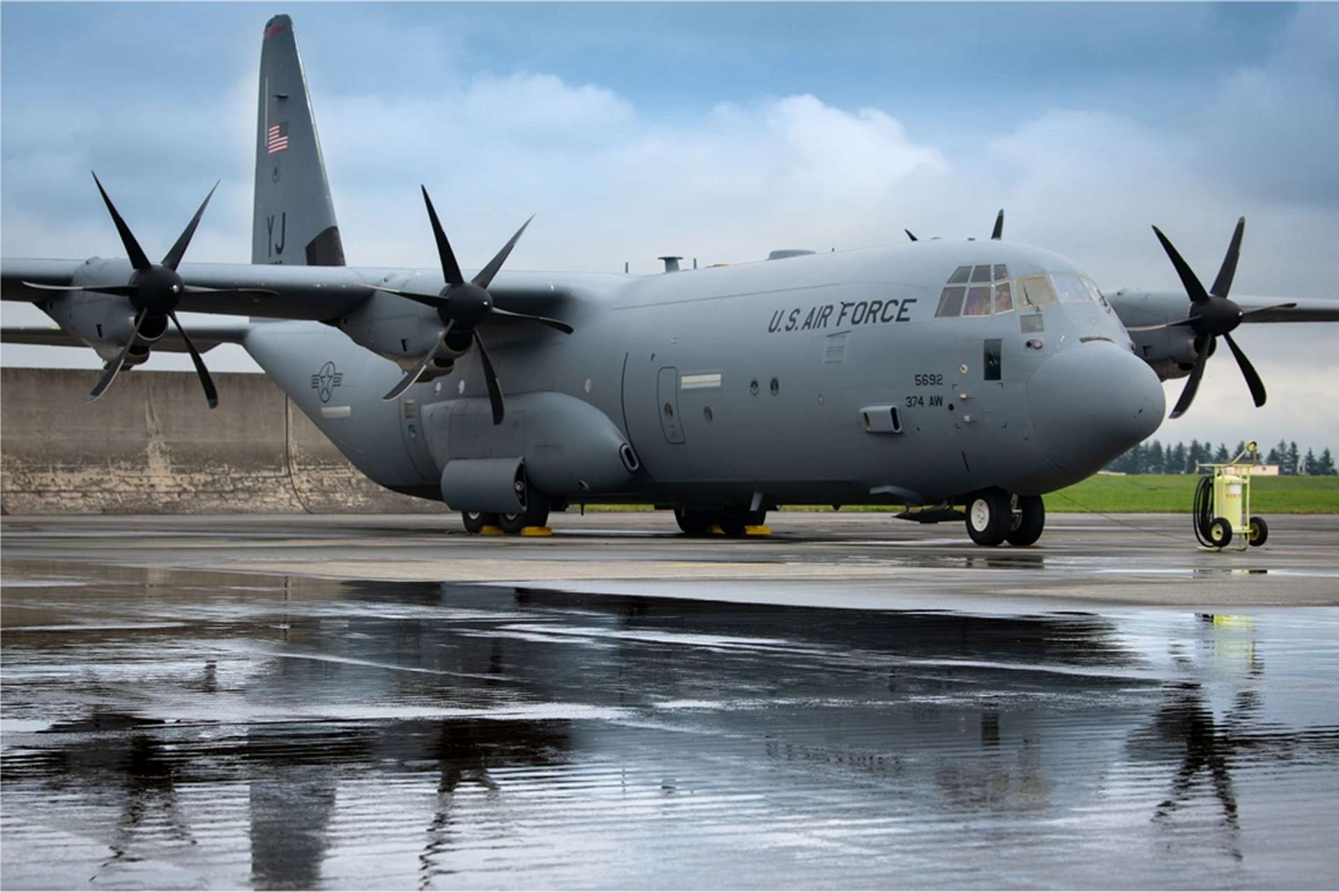 Analysis: C-130 Hercules 70 Years of Unwavering Service and Continuous ...