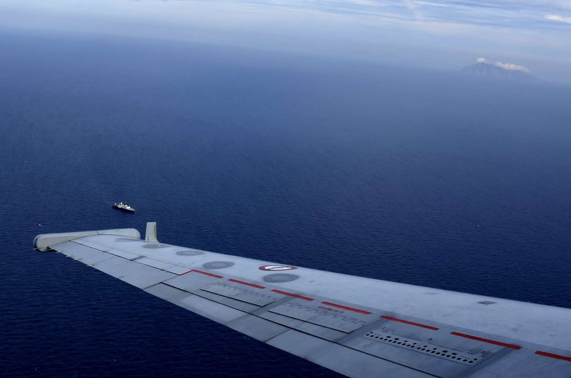 French ATL2 Surveillance Plane Keeps Watch on Russian Ship in Mediterranean