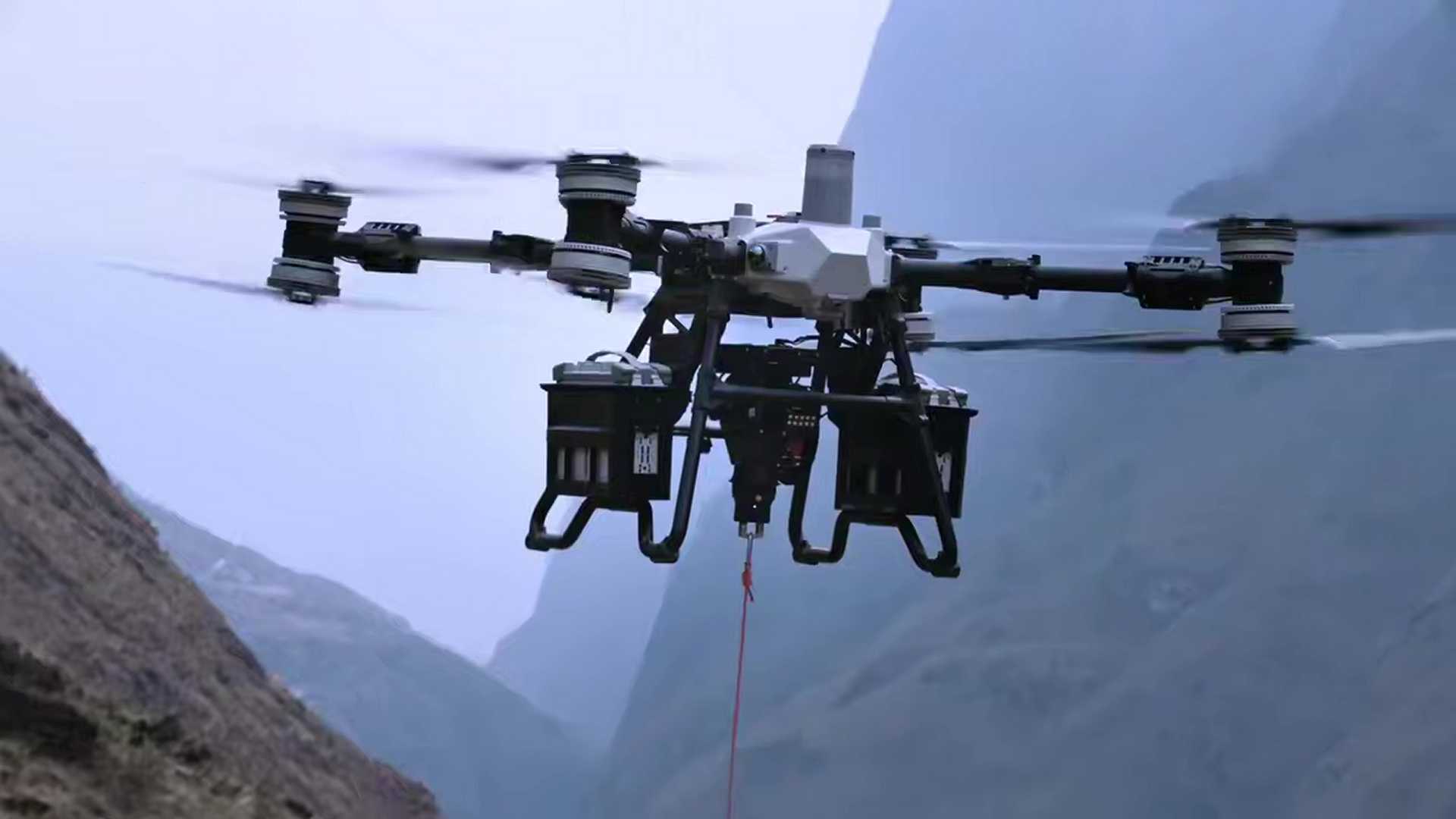 China presents new DJI FC100 heavy transport drone for high-altitude ...