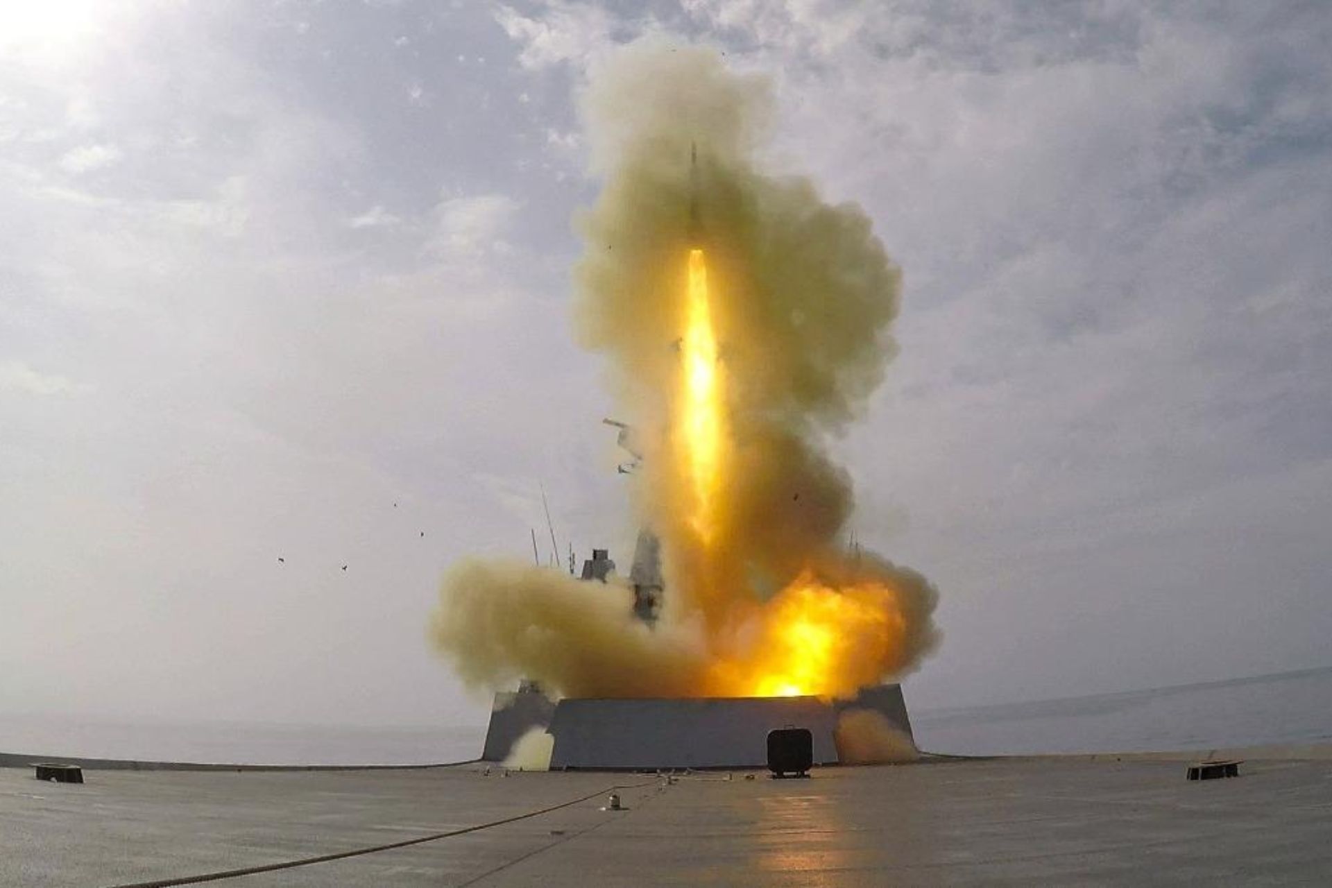 Italy Reinforces Ballistic Missile Shield with First Aster Missiles in ...